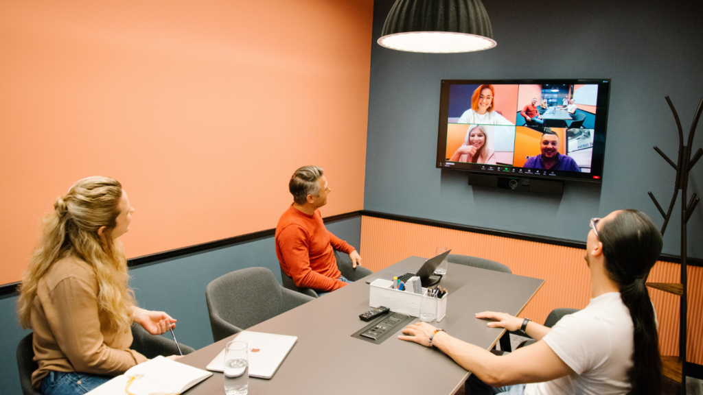 Mastering hybrid meetings 101 - Work.Life